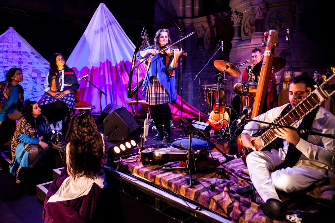 Main production image band and actor (Credit Robin Mitchell) – Glasgow ...